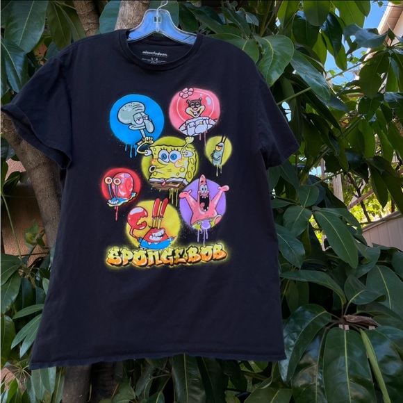 Hot Topic | Shirts | Spongebob Squarepants Nickelodeon Graphic Tshirt ...